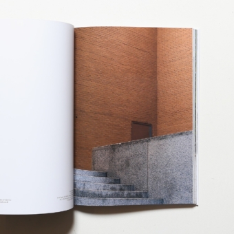 Monuments | Pierre Descamps | nostos books ノストスブックス