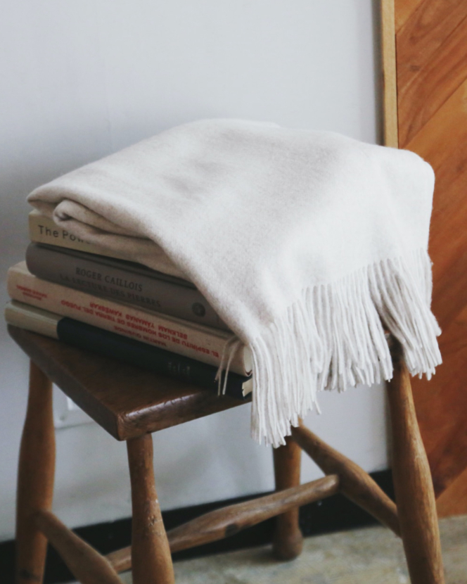 あざみ波付け起毛ストール / グレー | OLU NATURAL BASIC | nostos books ノストスブックス